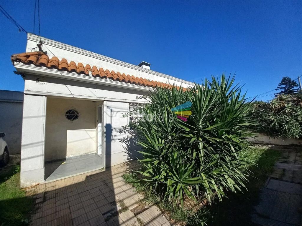 Casa En Venta En Calle Alto Perú, Malvin Norte.