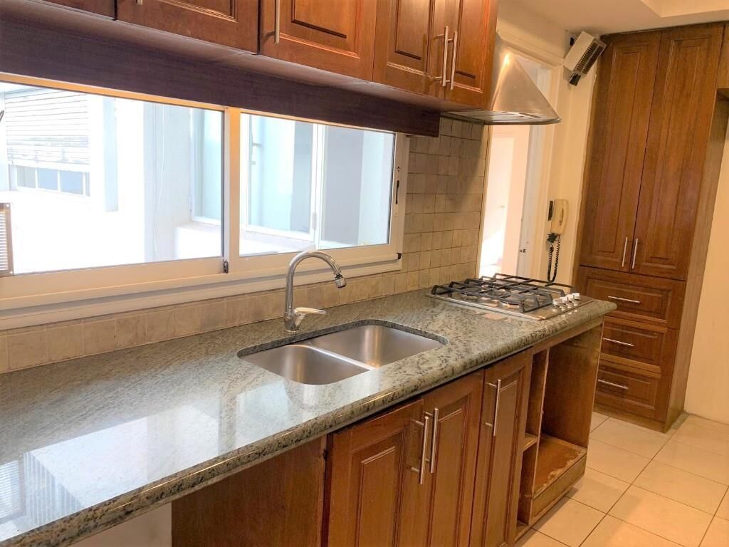 Hermosa Planta En Excelente Ubicacion Y Muy Buen Estado..