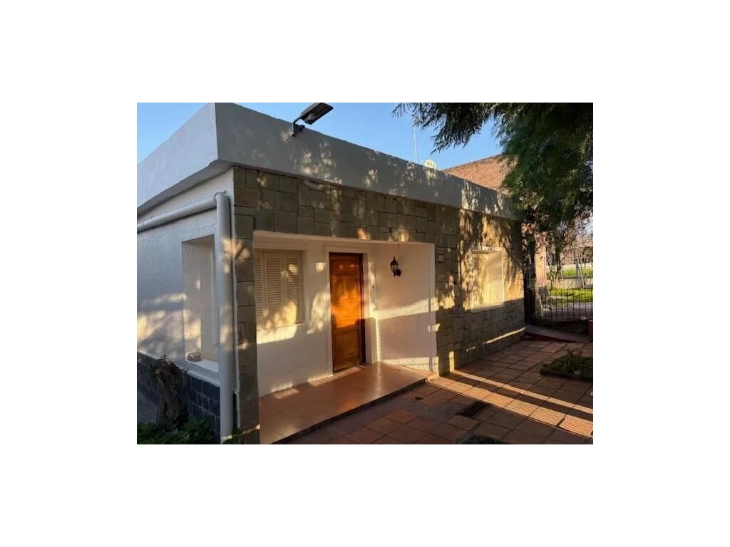 Casa En Alquiler 2 Dormitorios, En Las Piedras