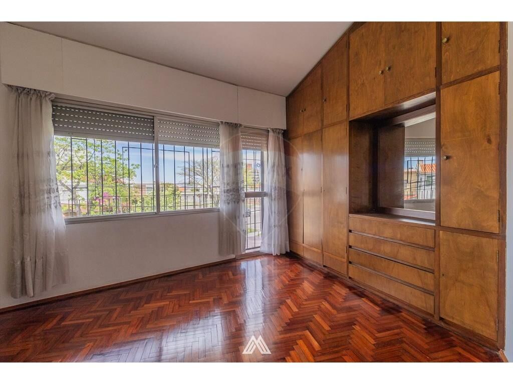 Venta Apartamento 3 Dormitorios, En Malvin Sur