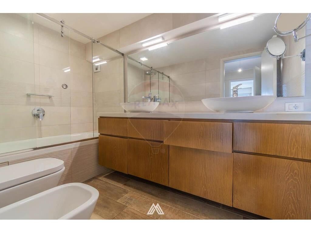 Venta Apartamento Pocitos 4 Dormitorios / Garaje