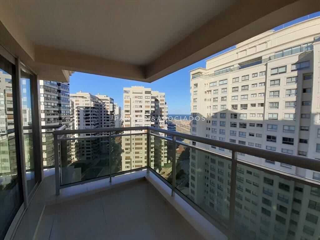 Apartamento En Venta En Torre Imperial Iii, Punta Del Este.